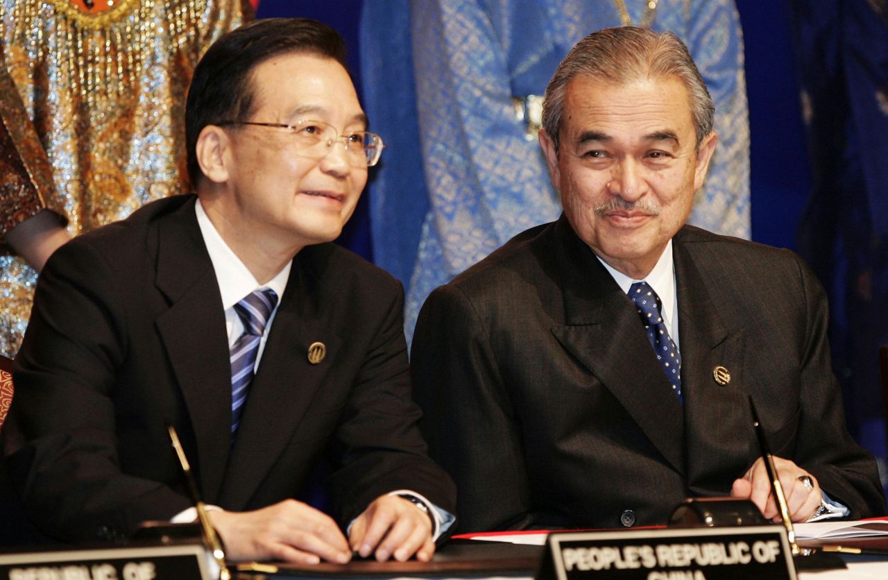 Former Malaysian leader Abdullah Ahmad Badawi, who extended political freedoms, dies at 85