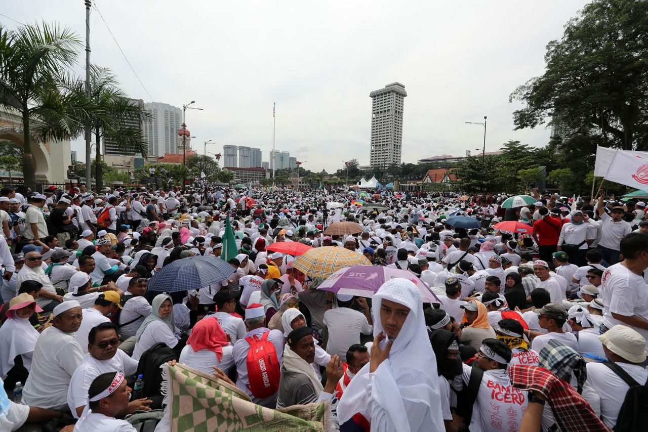 Malaysian Muslims stage rally to uphold Malay privileges