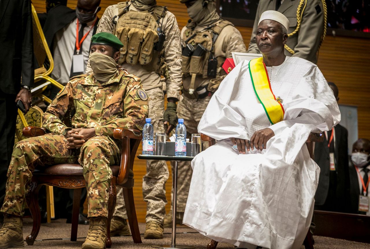Mali junta leader sworn in as president after 2nd coup