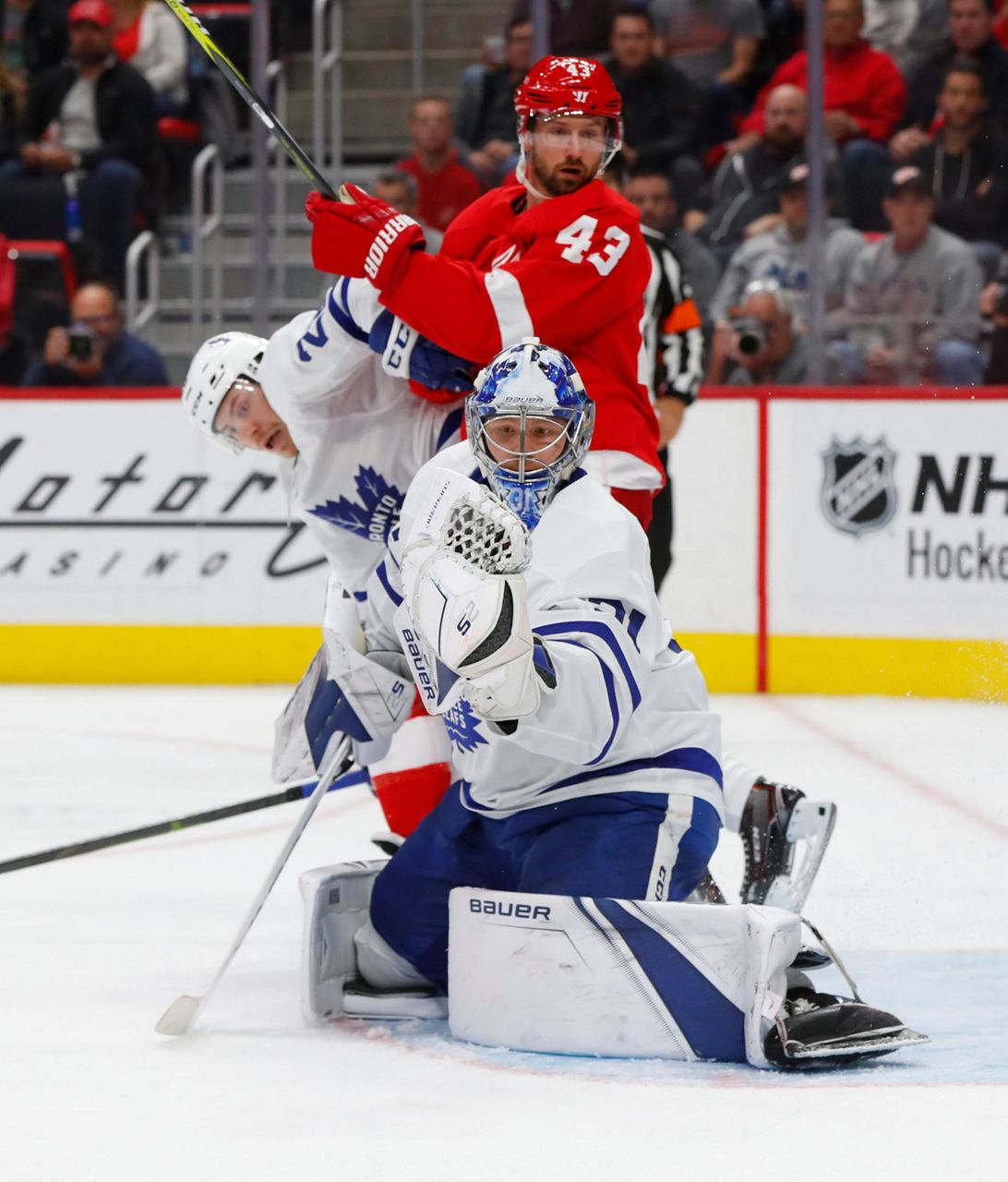Matthews scores 2 and helps Maple Leafs beat Red Wings 5-3