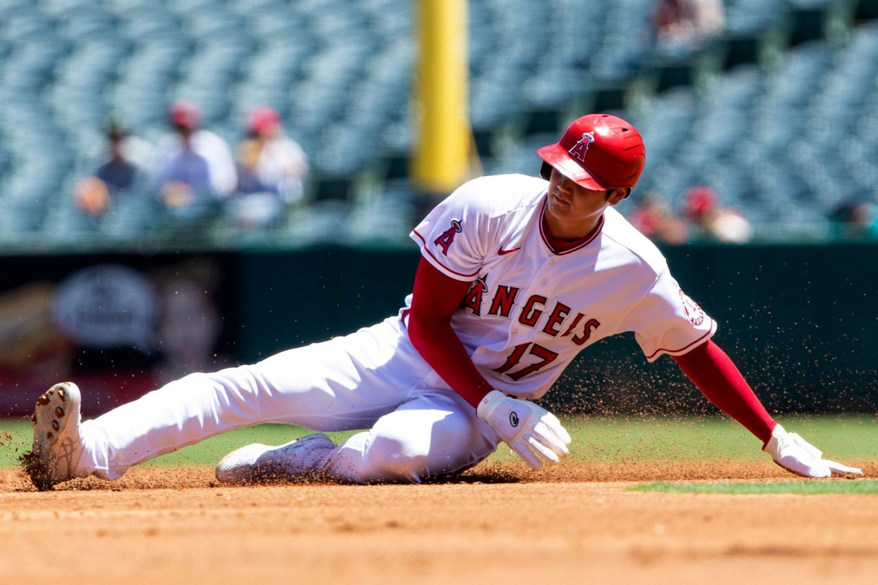 Mariners overcome Ohtani's 4 hits, sweep Angels 11-7