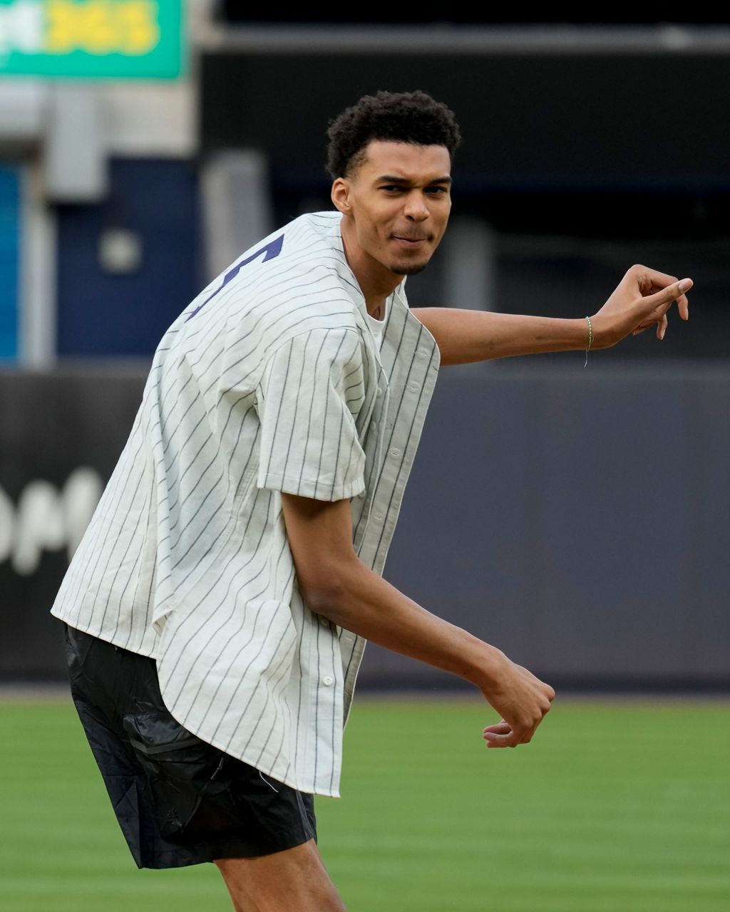 Victor Wembanyama throws out ceremonial first pitch at Yankee Stadium ...