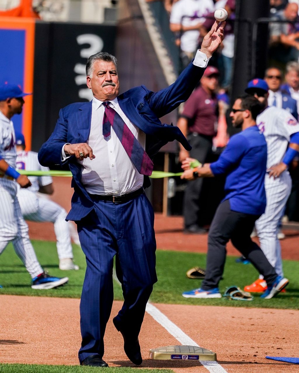 Mets retire Keith Hernandez's No. 17 in Citi Field ceremony