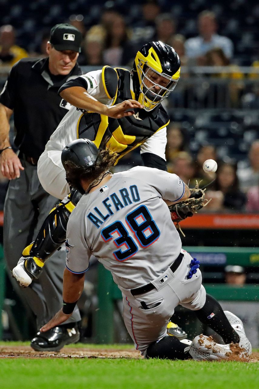 Got you, bro: Brian Moran K's brother Colin in MLB debut