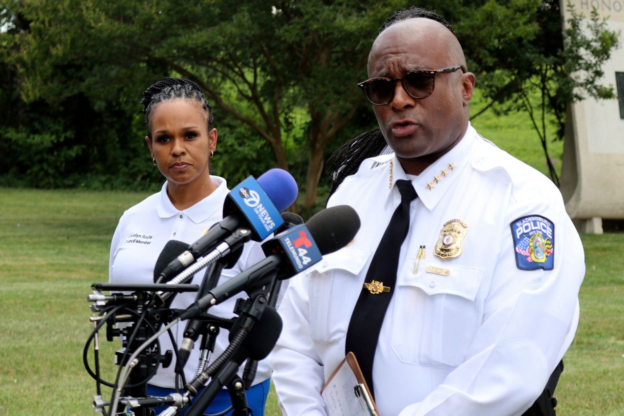 5 leaving cemetery funeral near nation's capital wounded by gunfire ...