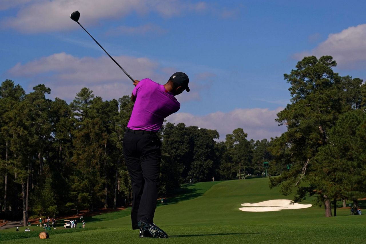 Johnson plays like No. 1 and seizes control at the Masters