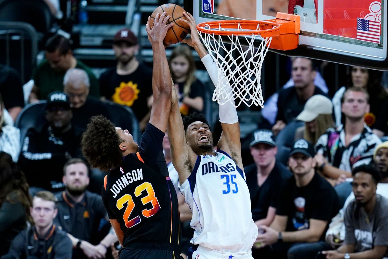 Suns rally from 22 points down to beat Mavericks 107-105