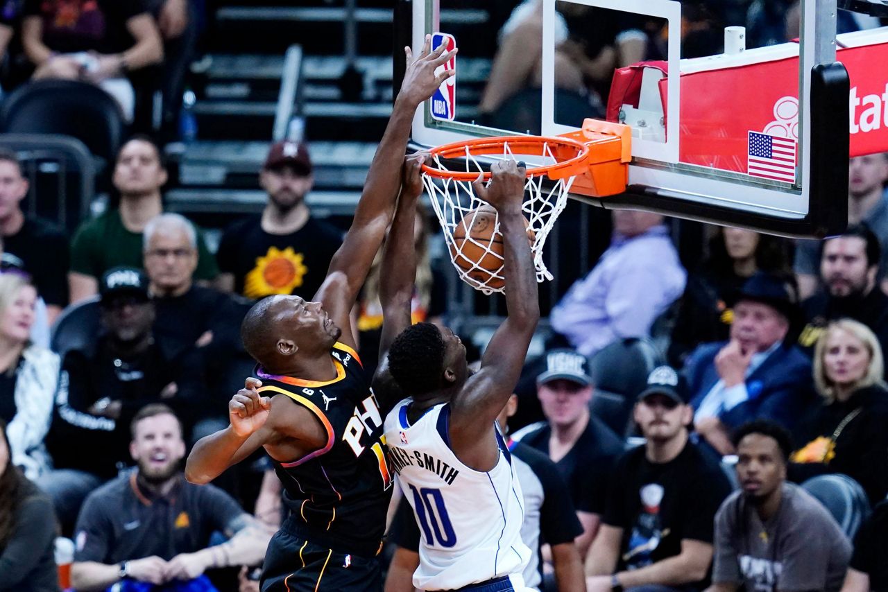 Suns rally from 22 points down to beat Mavericks 107-105