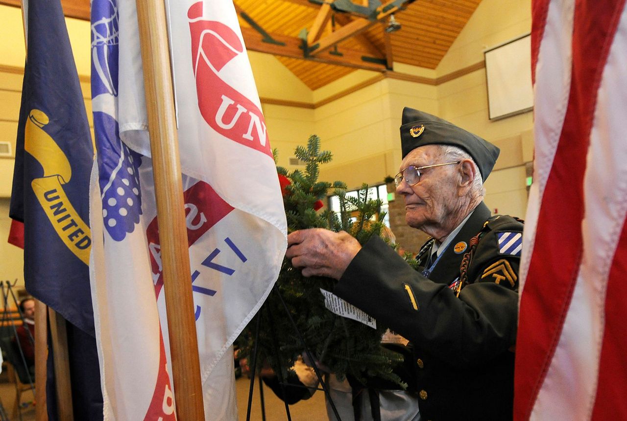 Oldest Medal of Honor recipient dies at 98 in Oregon
