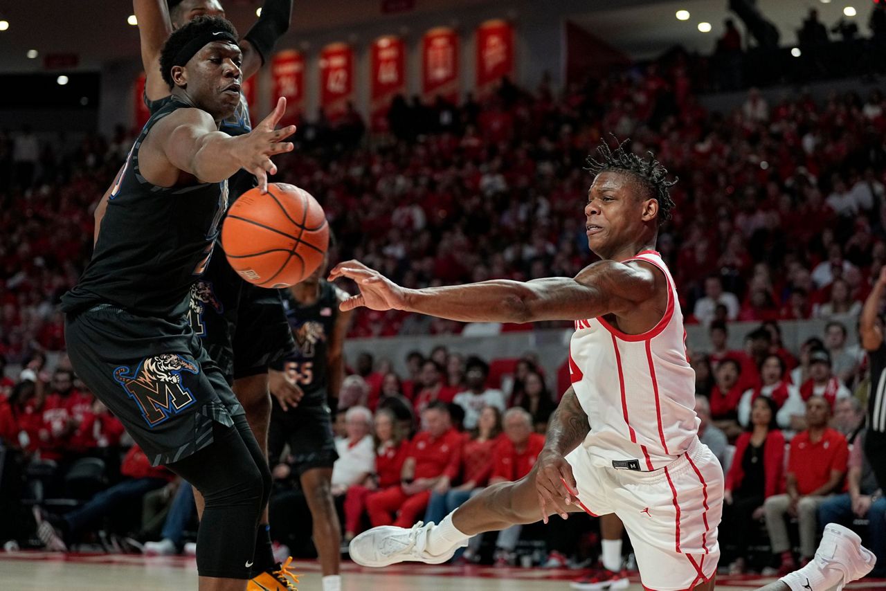 Sasser looks to lead No. 1 Houston to title in last season