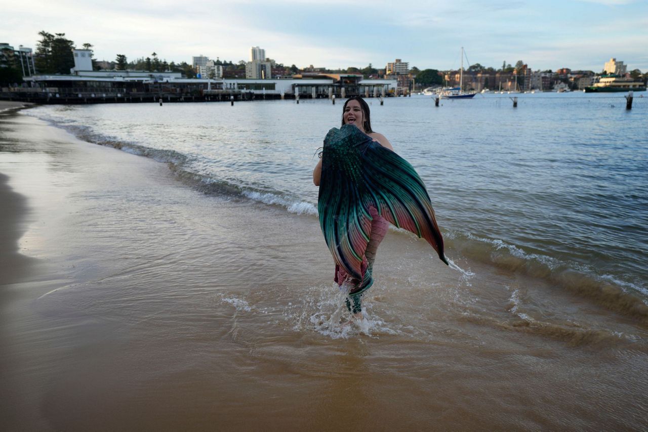 Fin-tastic! Growing 'mermaiding' subculture makes a splash