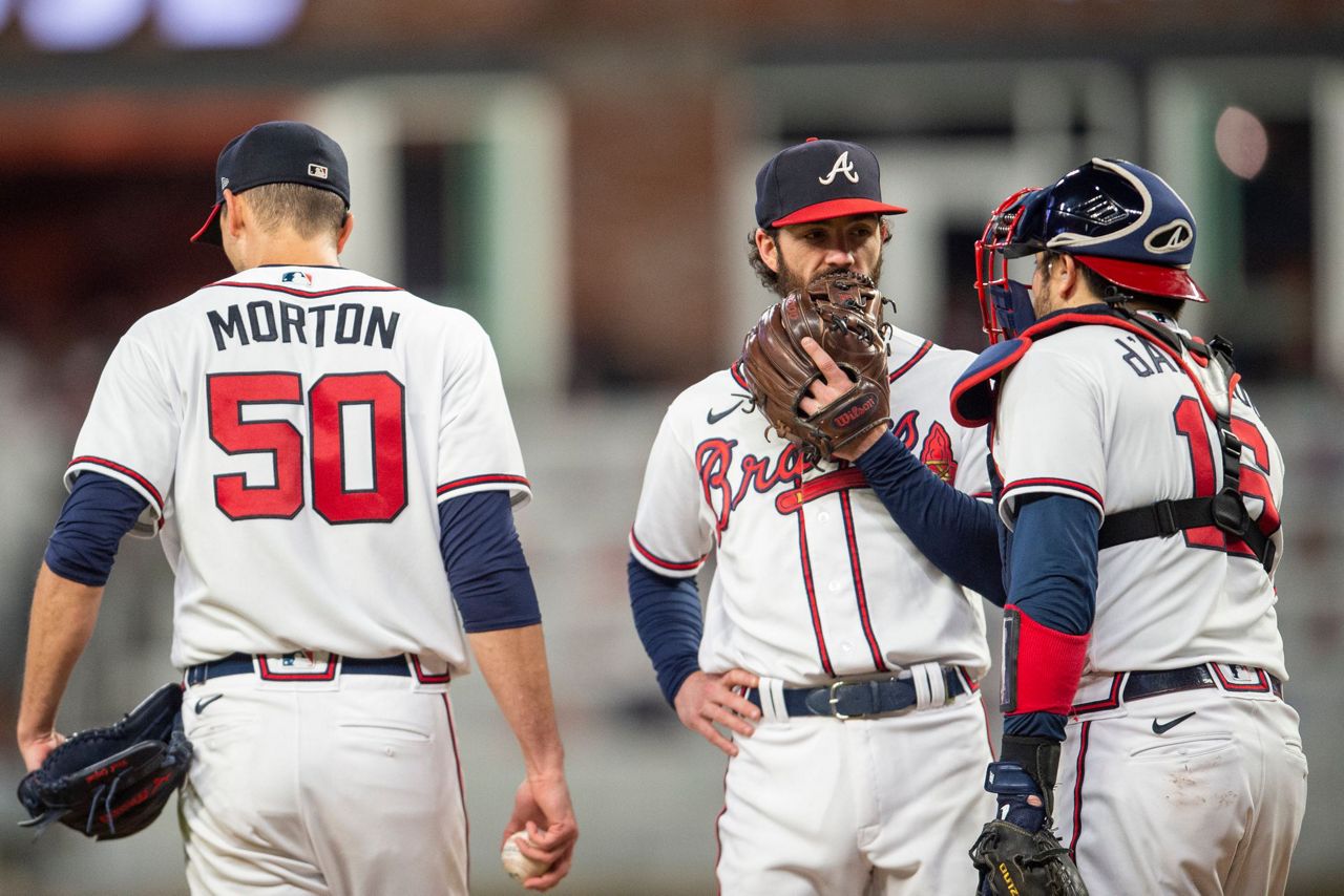 Braves sweep Mets, take 2-game lead in East with 3 remaining