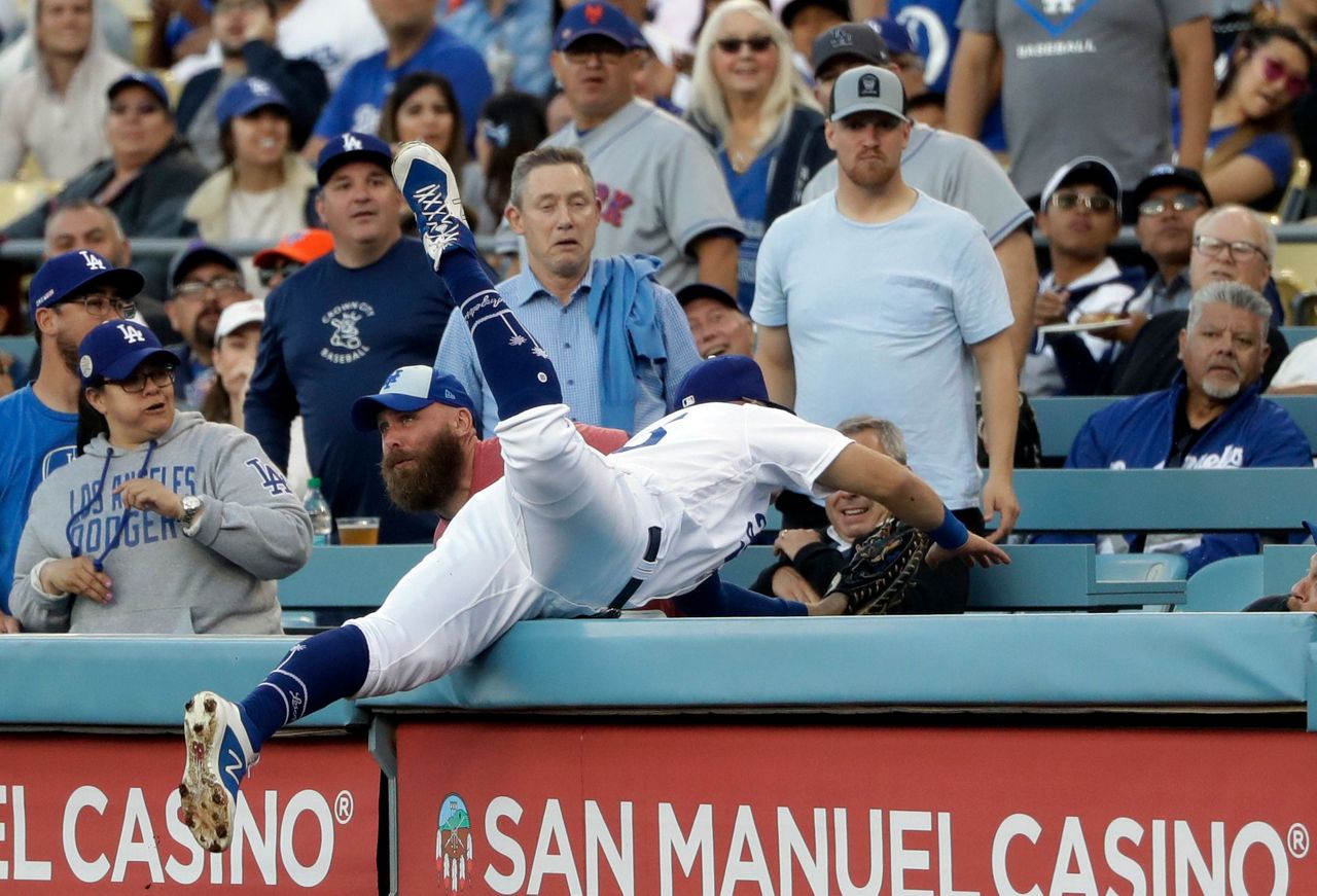 Dodgers rally for 4 in 9th off Díaz to defeat Mets 9-8