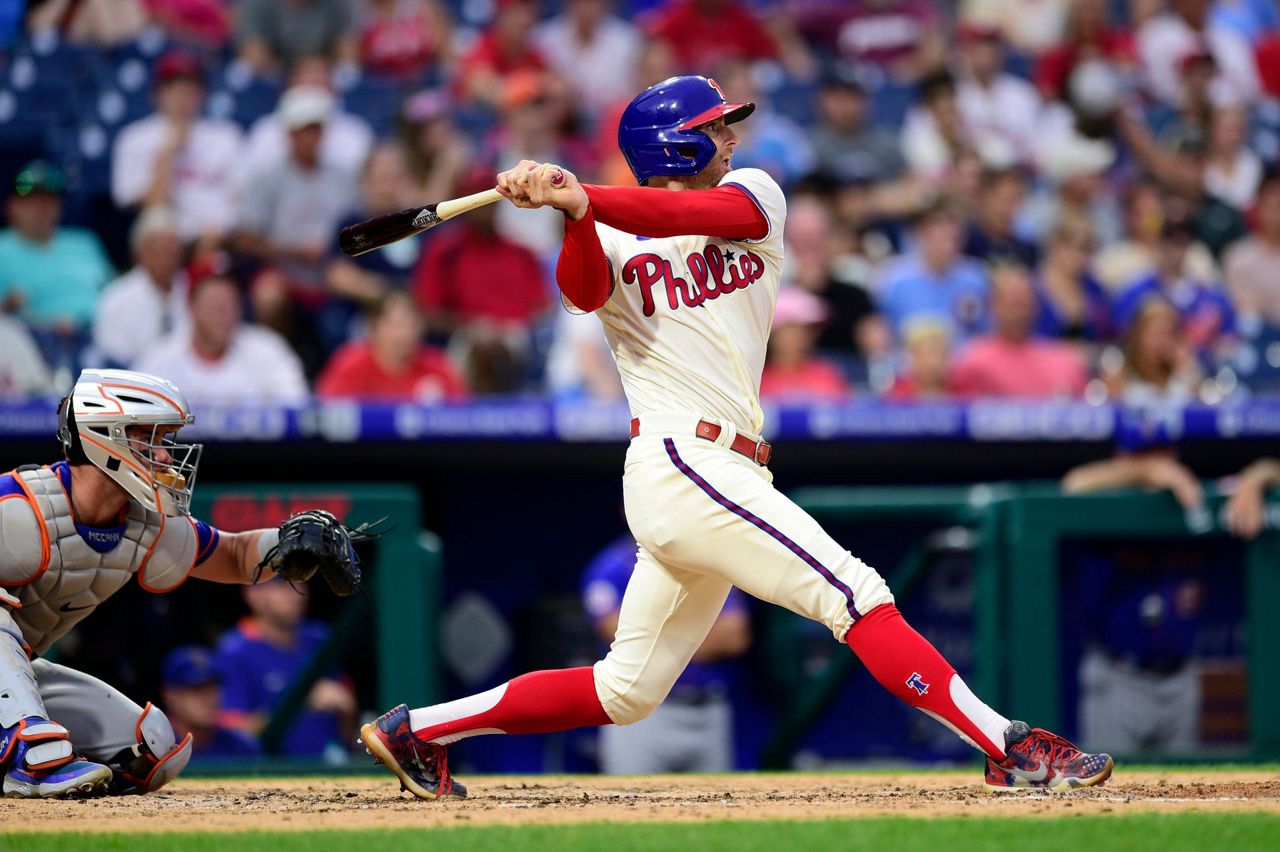 Miller hits 2 HRs, Phillies hold off Mets for 7th straight