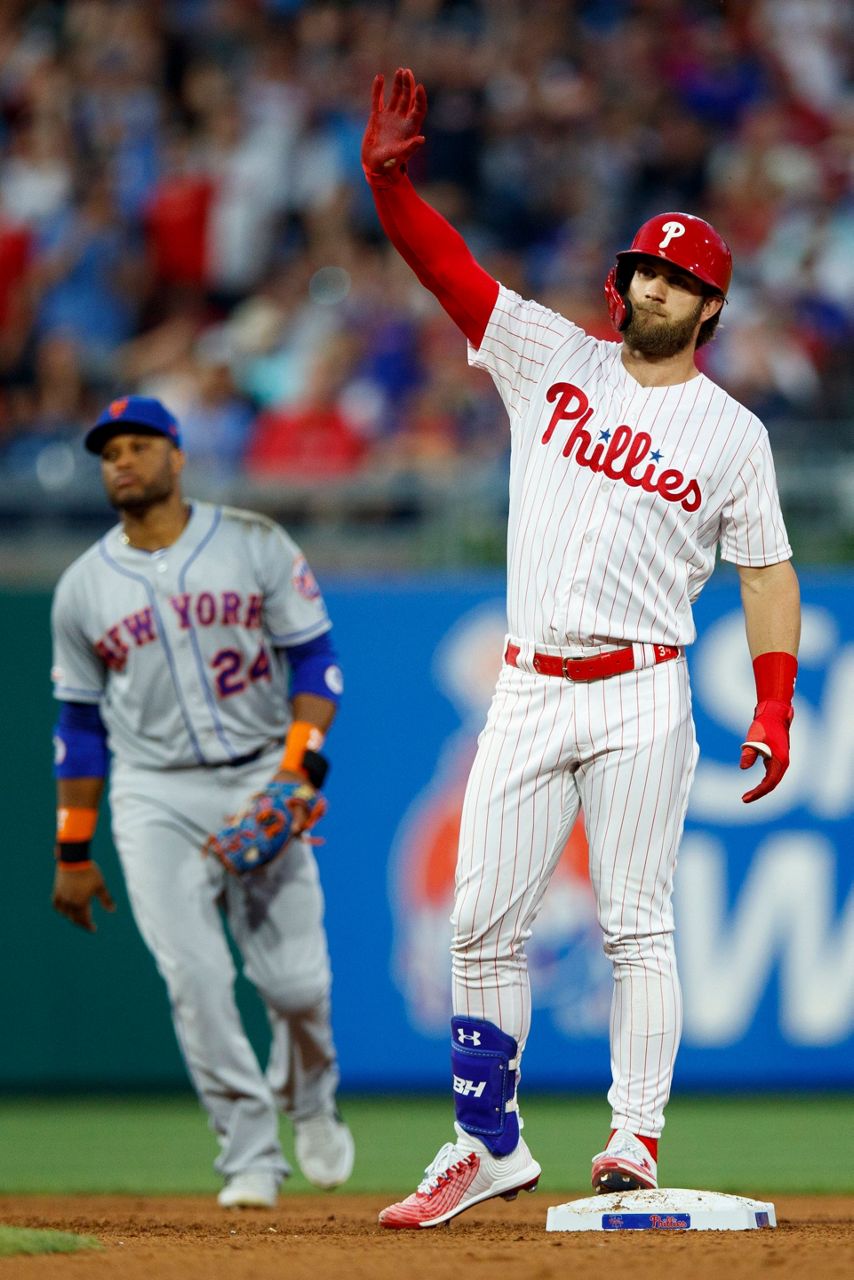 Phillies snap 7-game losing skid with 13-7 win over Mets
