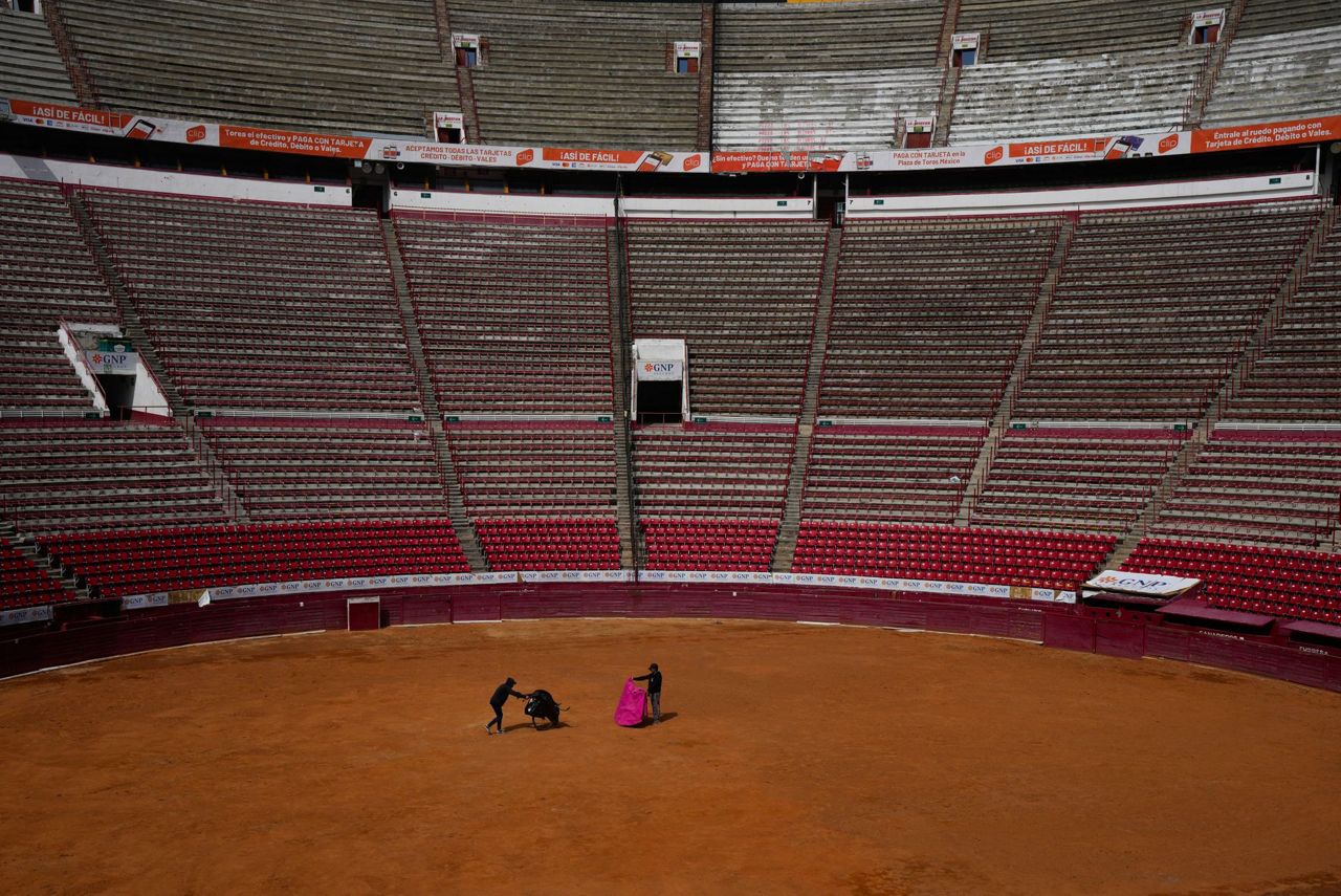 The return of bullfighting to Mexico's capital excites fans and upsets ...