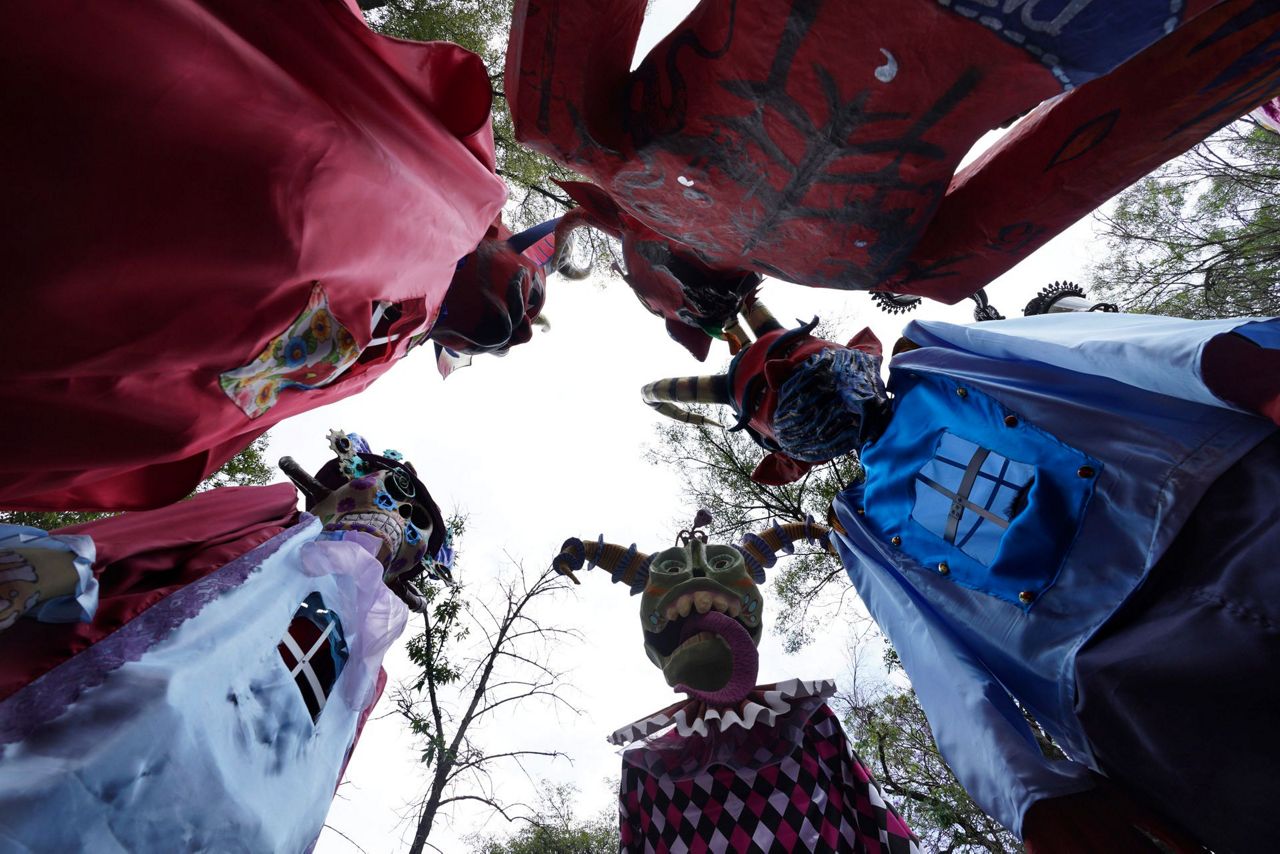 Mexican artisans create 'Judas' figures for others to burn
