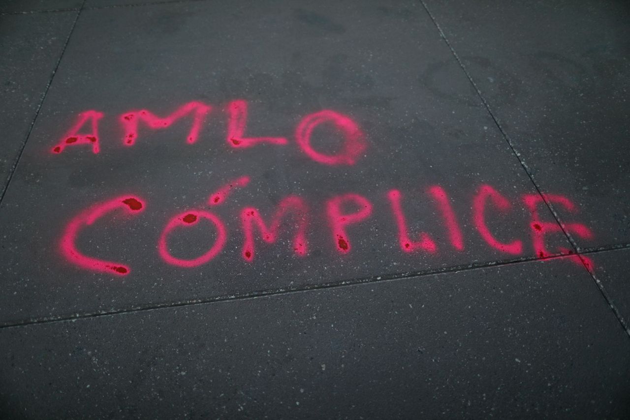 Mexico president's support of tarnished pol tears at party