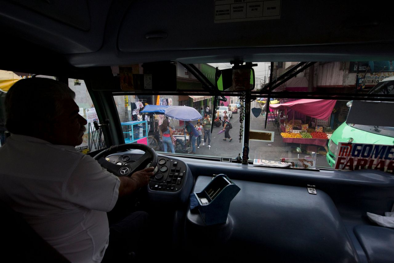 Mexicans buy fake cellphones to hand over in muggings