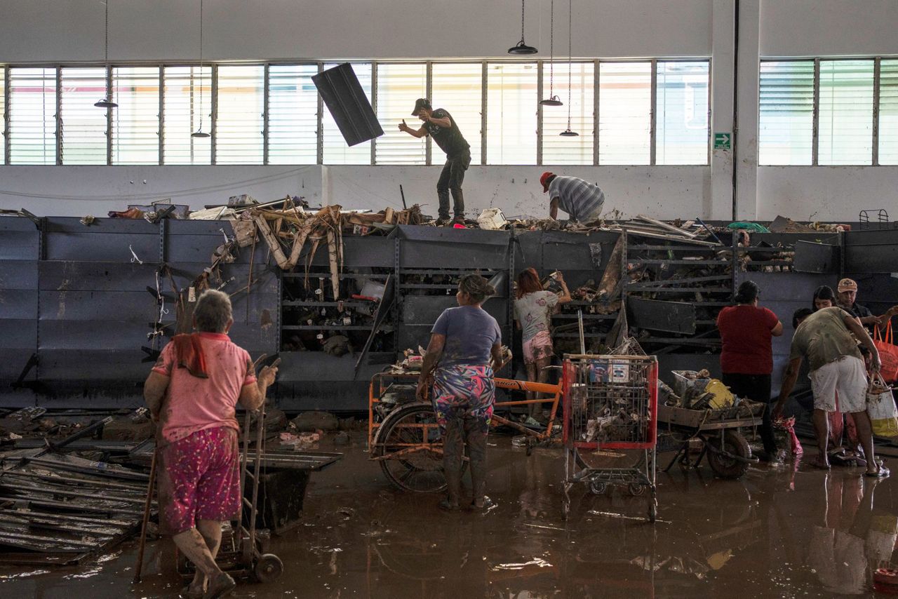 Heavy rain in Mexico sets off floods and landslides, killing at least 37