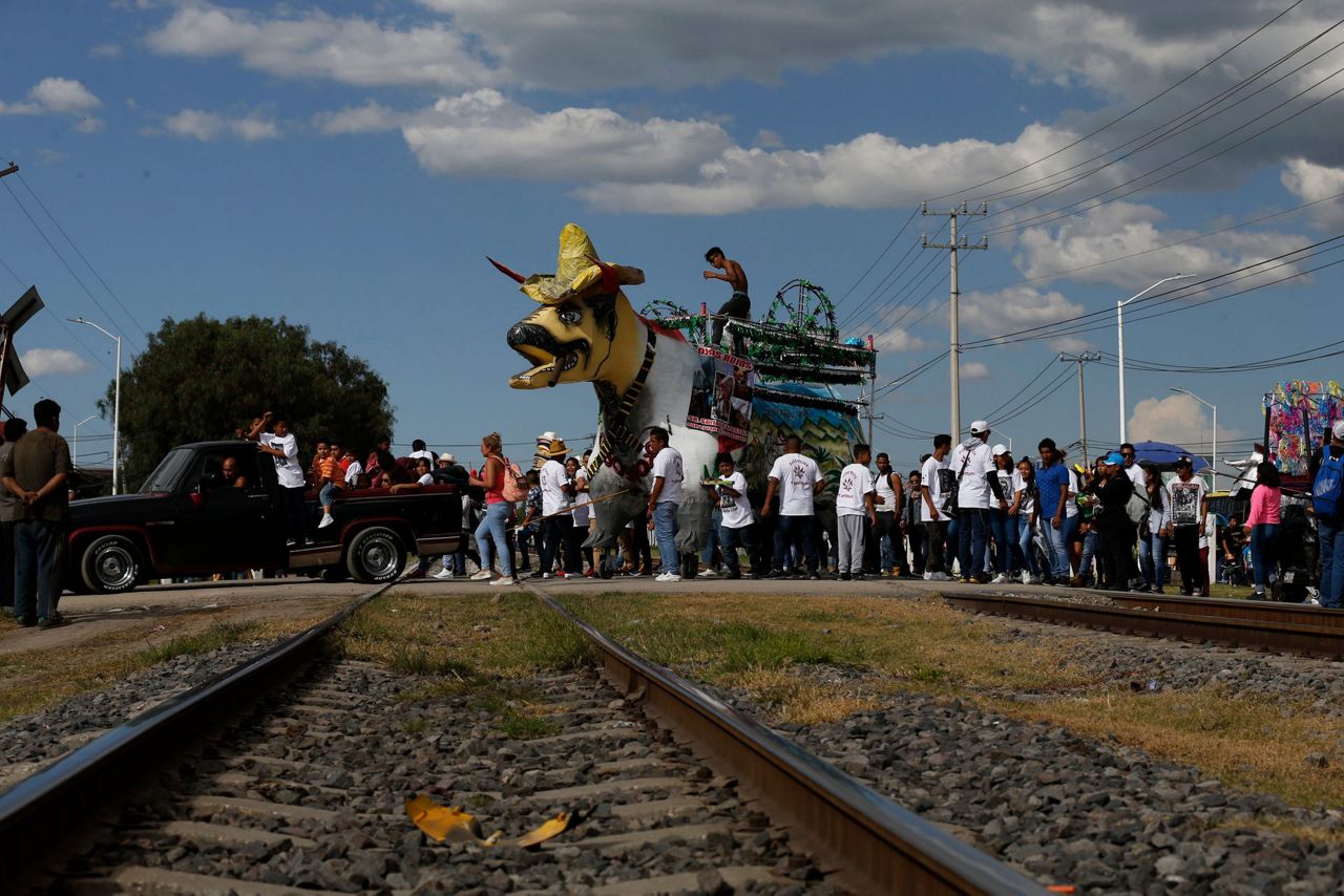 Despite deadly explosions, Mexican fireworks capital endures