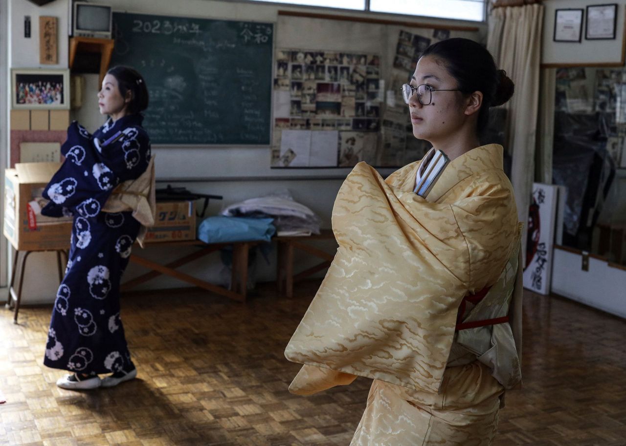 In Mexico, a Japanese traditional dancer shows how body movement speaks ...