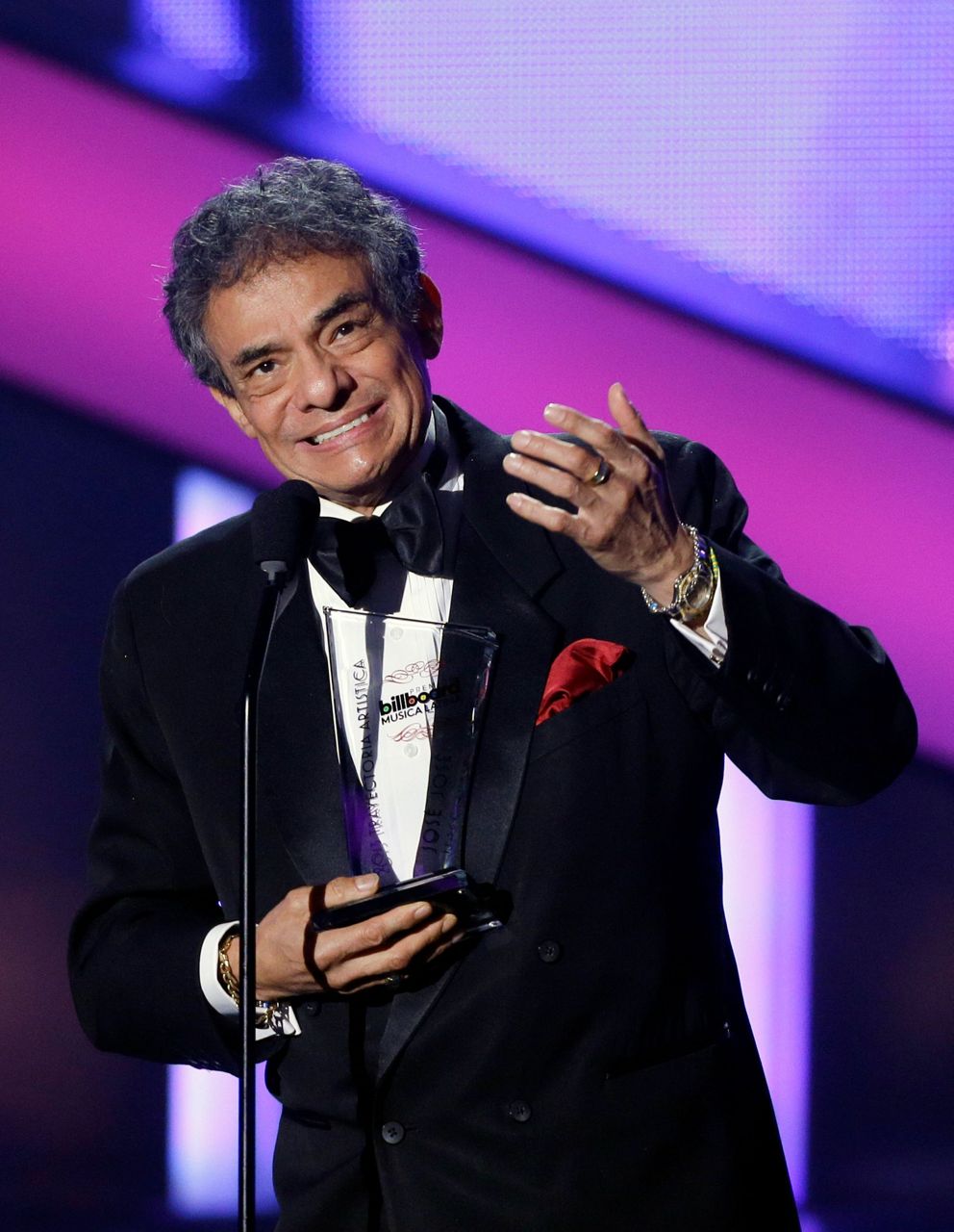 Legendary Mexican crooner José José dies from cancer