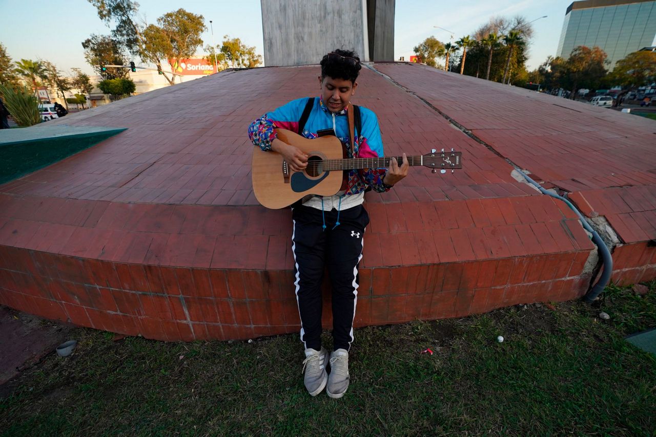 Slain Mexican reporter described vulnerability in last show