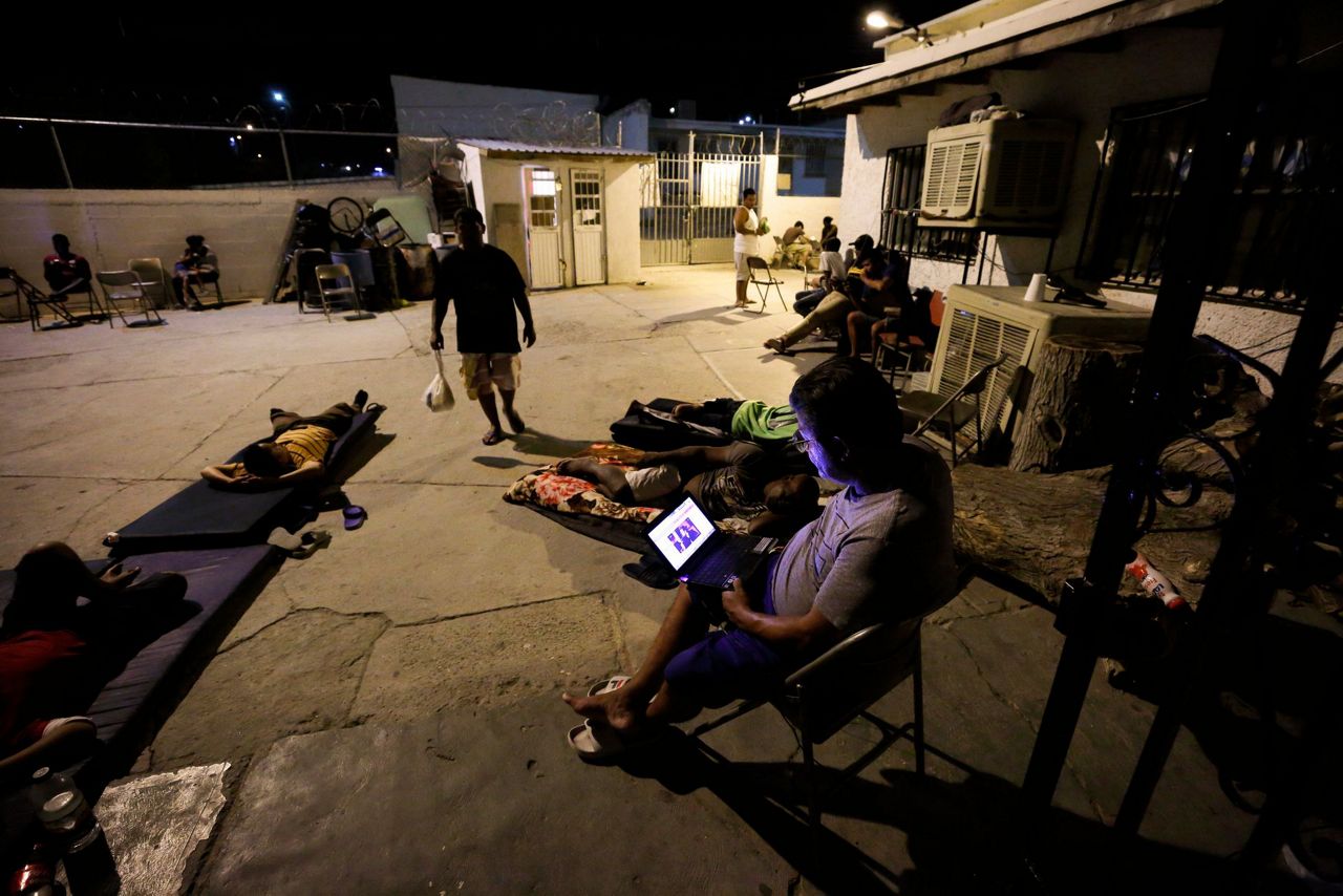 'Everybody cries here': Hope and despair in Mexican shelter