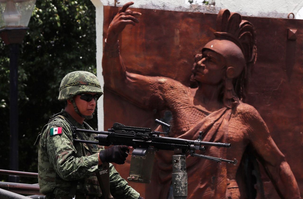 Mexico deploying Guard troops to border, forms migrant team
