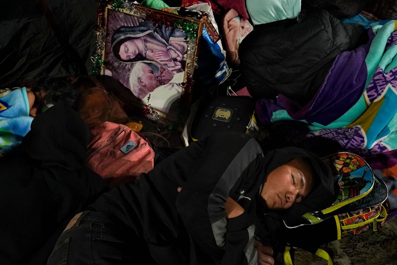 Thousands gather to honor Mexico's Virgen of Guadalupe on anniversary ...