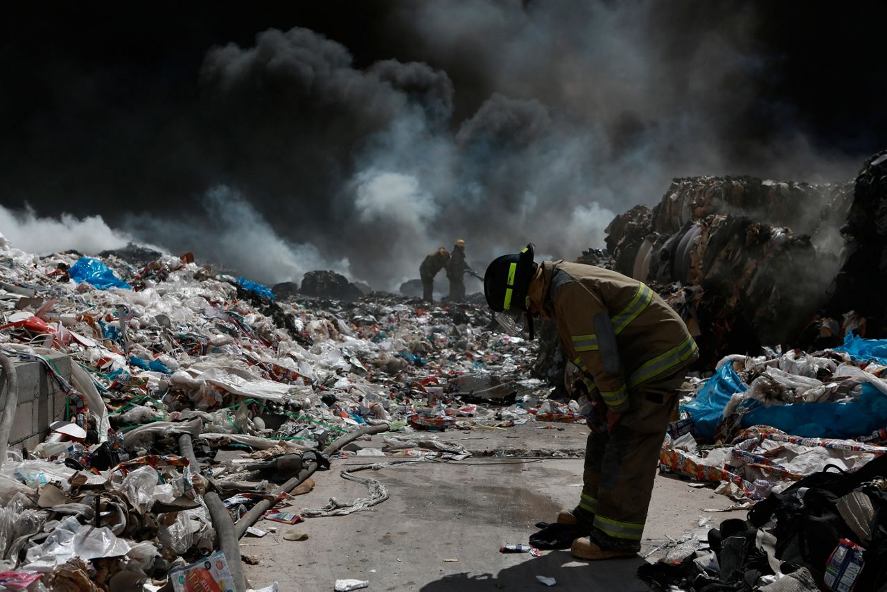 Fire sends thick smoke over Mexico's Juarez and into US