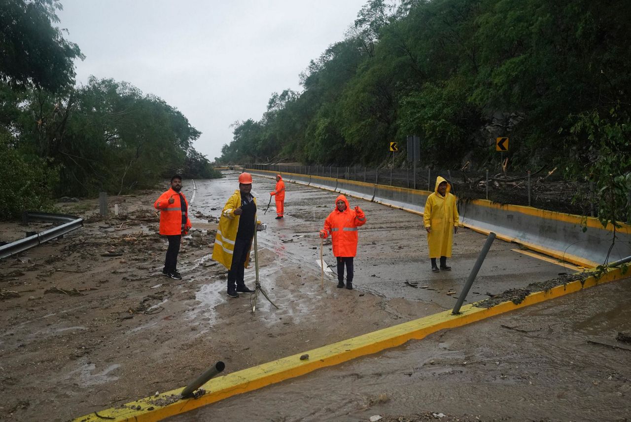 Eye of Hurricane Otis makes landfall near Mexico's Acapulco resort as ...