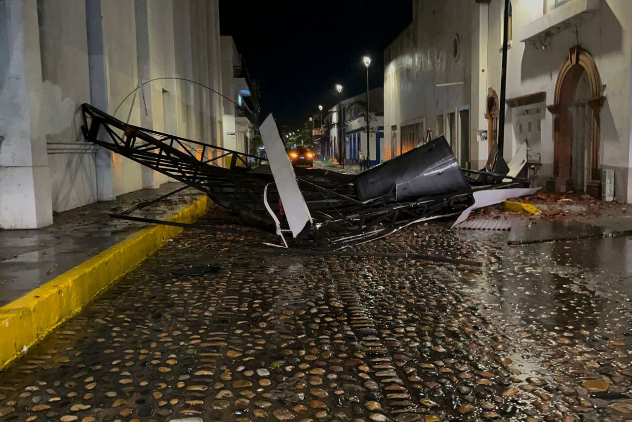 Lidia becomes major hurricane with 115 mph winds as it takes aim at ...