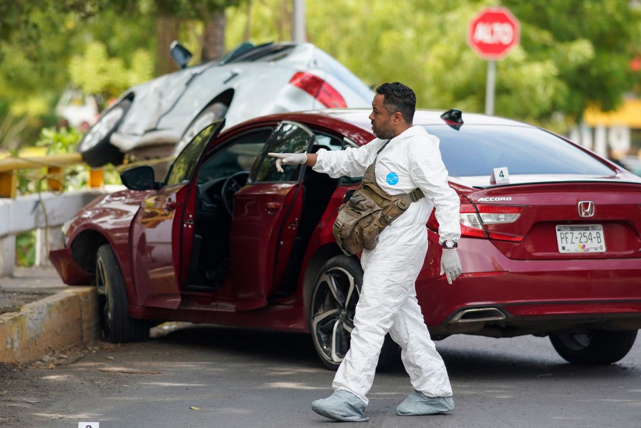 Drug cartel violence flares in western Mexico after vigilante leader's ...