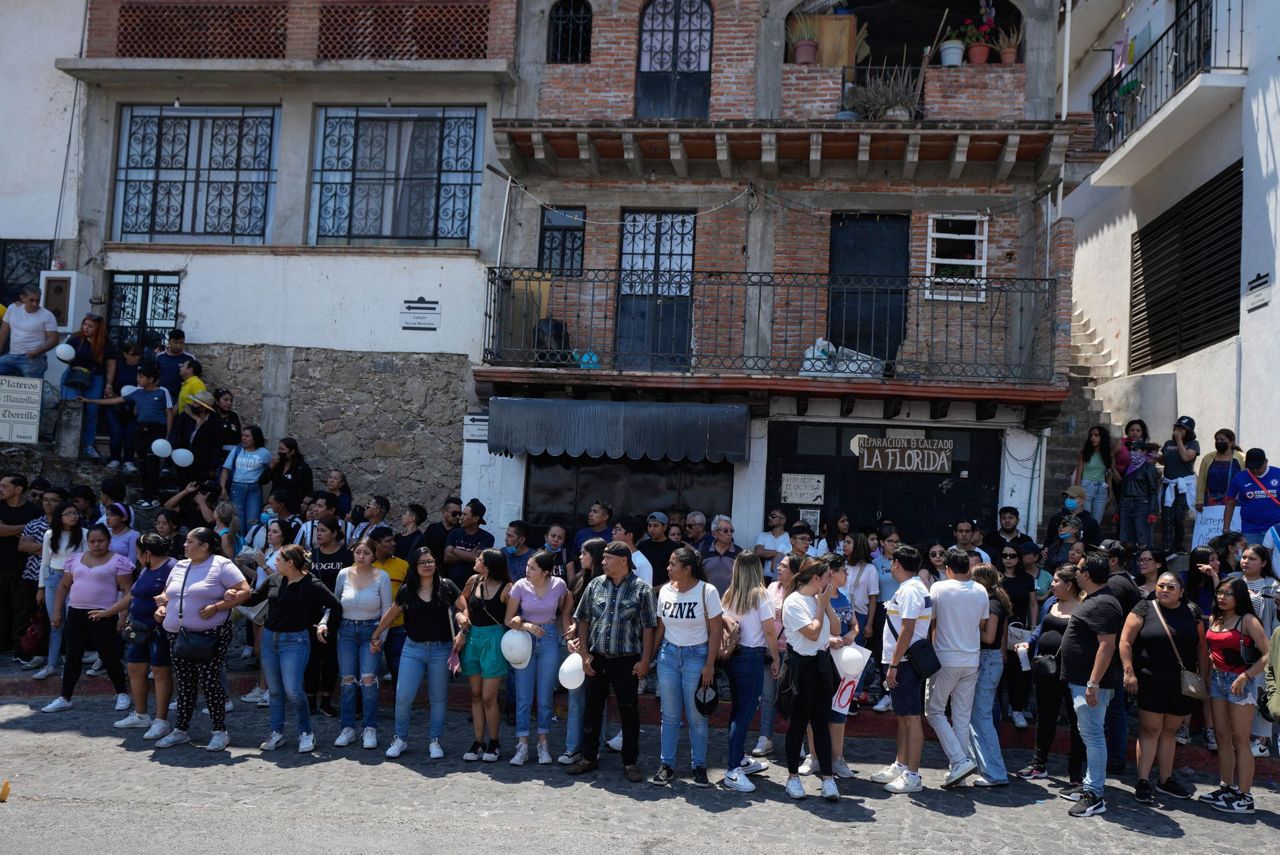 Mob in Mexico brutally beats suspected kidnapper to death hours before ...