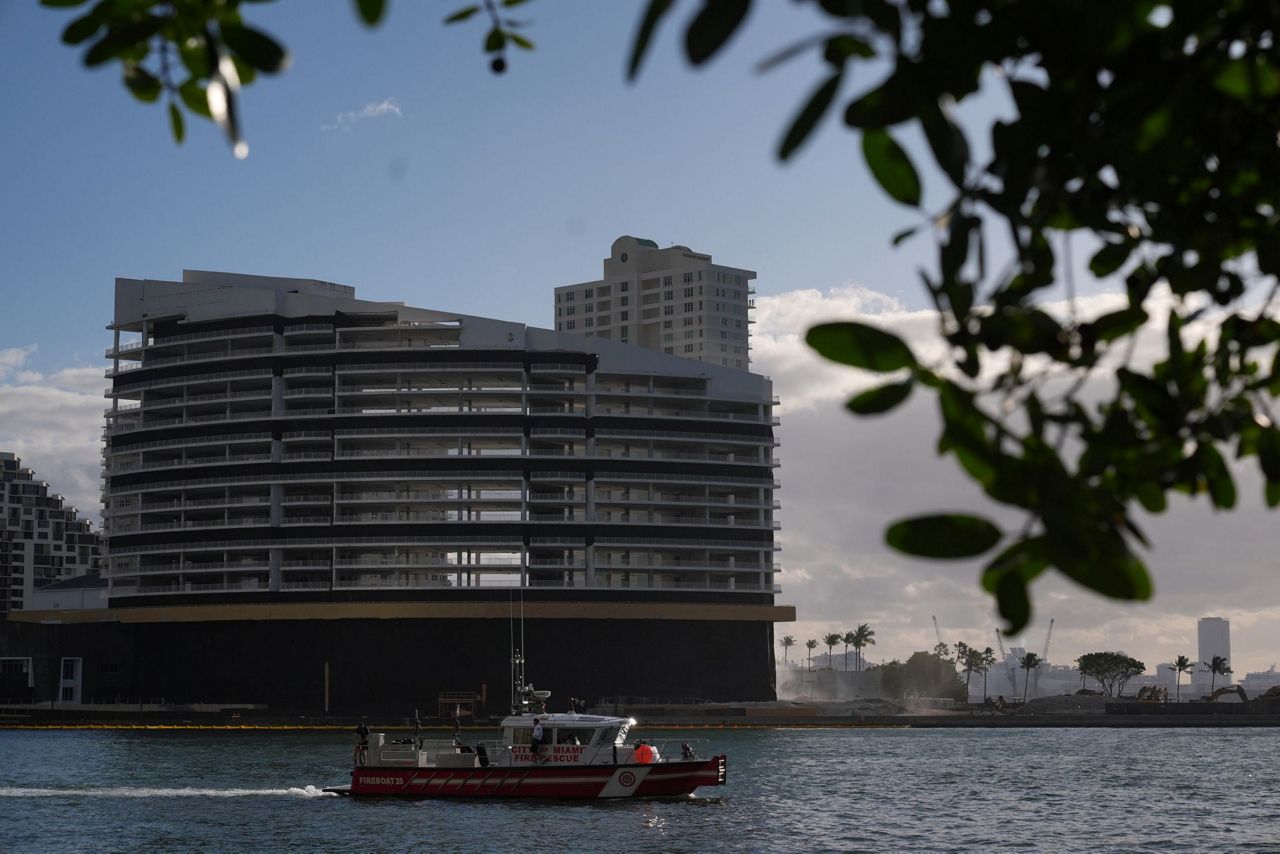 A 23-story hotel in exclusive Miami locale vanishes in seconds with ...
