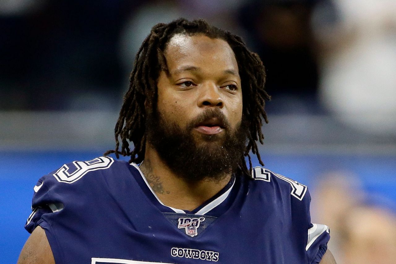 Defensive end Michael Bennett retires after 11 pro seasons