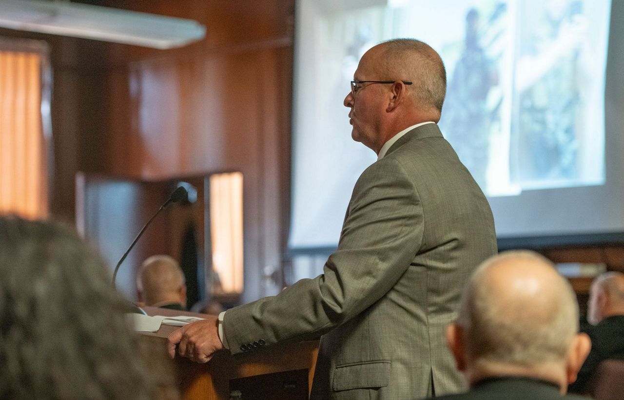 3 accused of assisting governor kidnapping plot stand trial