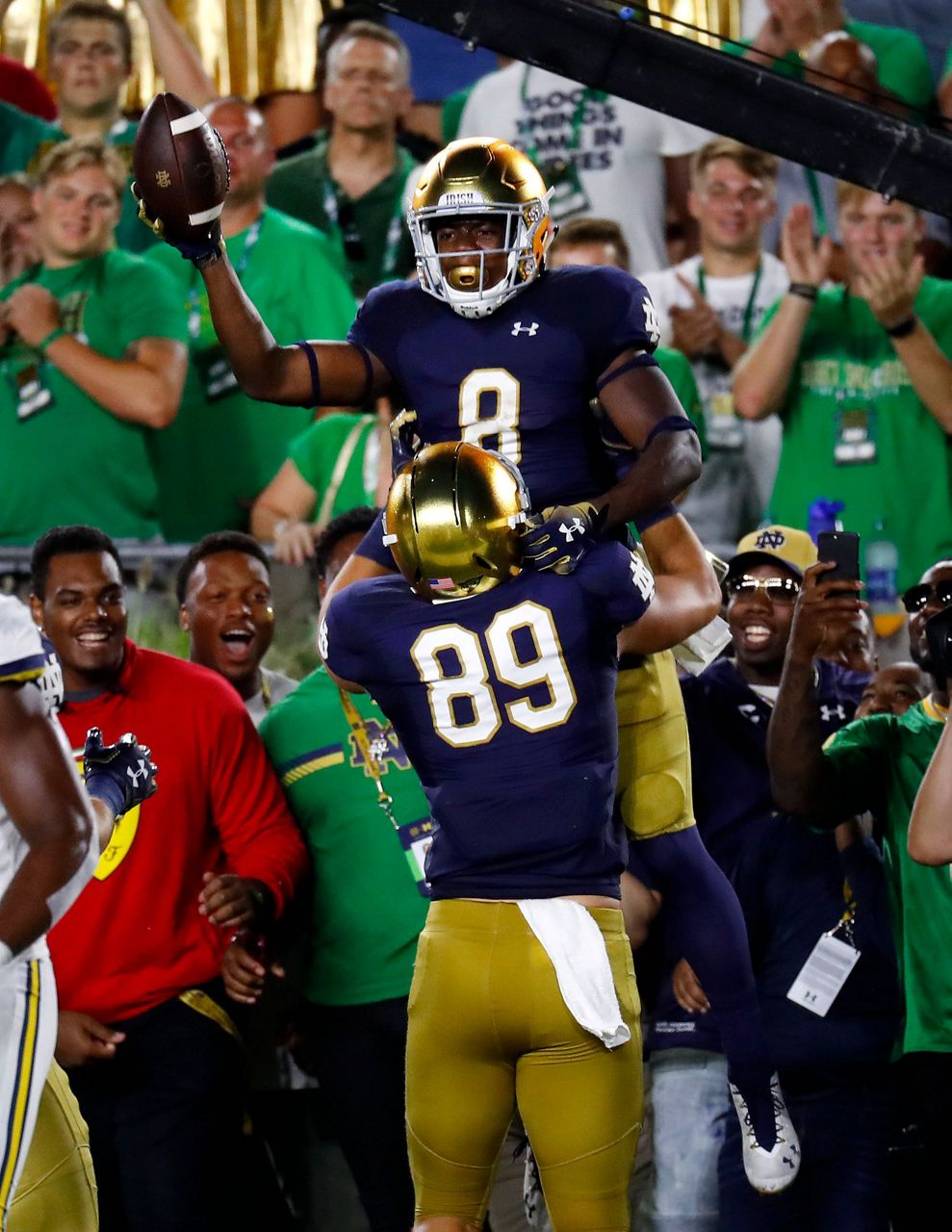 Green-out: No. 12 Notre Dame beats No. 14 Michigan 24-17