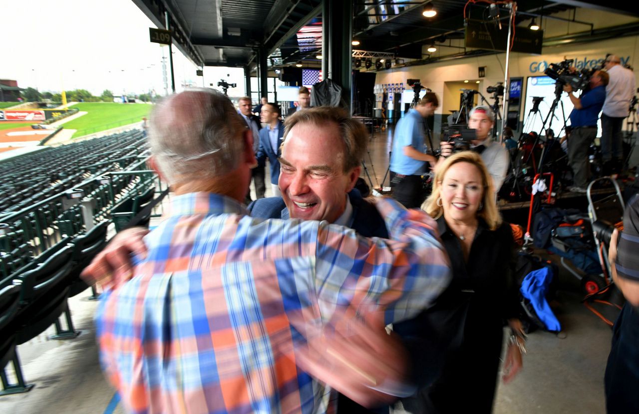 Michigan voters choose would-be successors to GOP governor