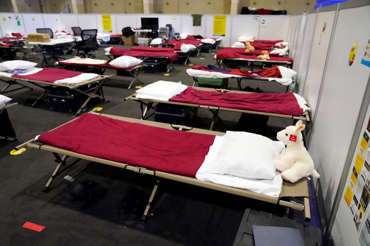 Families fostering migrant kids offer what shelters cannot