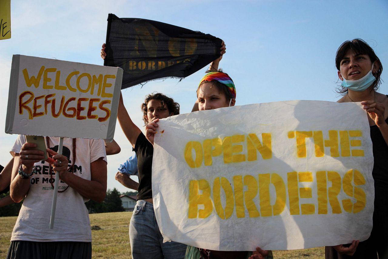 Activists protest EU migration policies at Croatian border