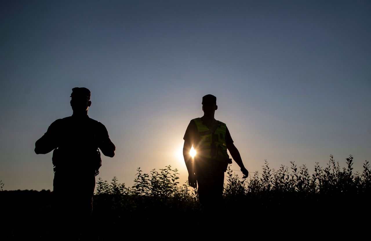 Lithuania border guards to turn migrants from Belarus away
