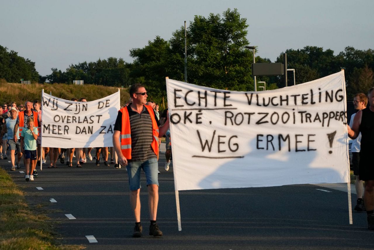 Dutch agencies help migrants sleeping outside crowded camp