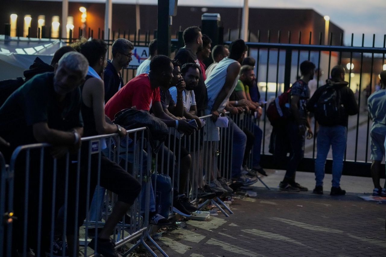 150 migrants moved from overcrowded Dutch asylum center