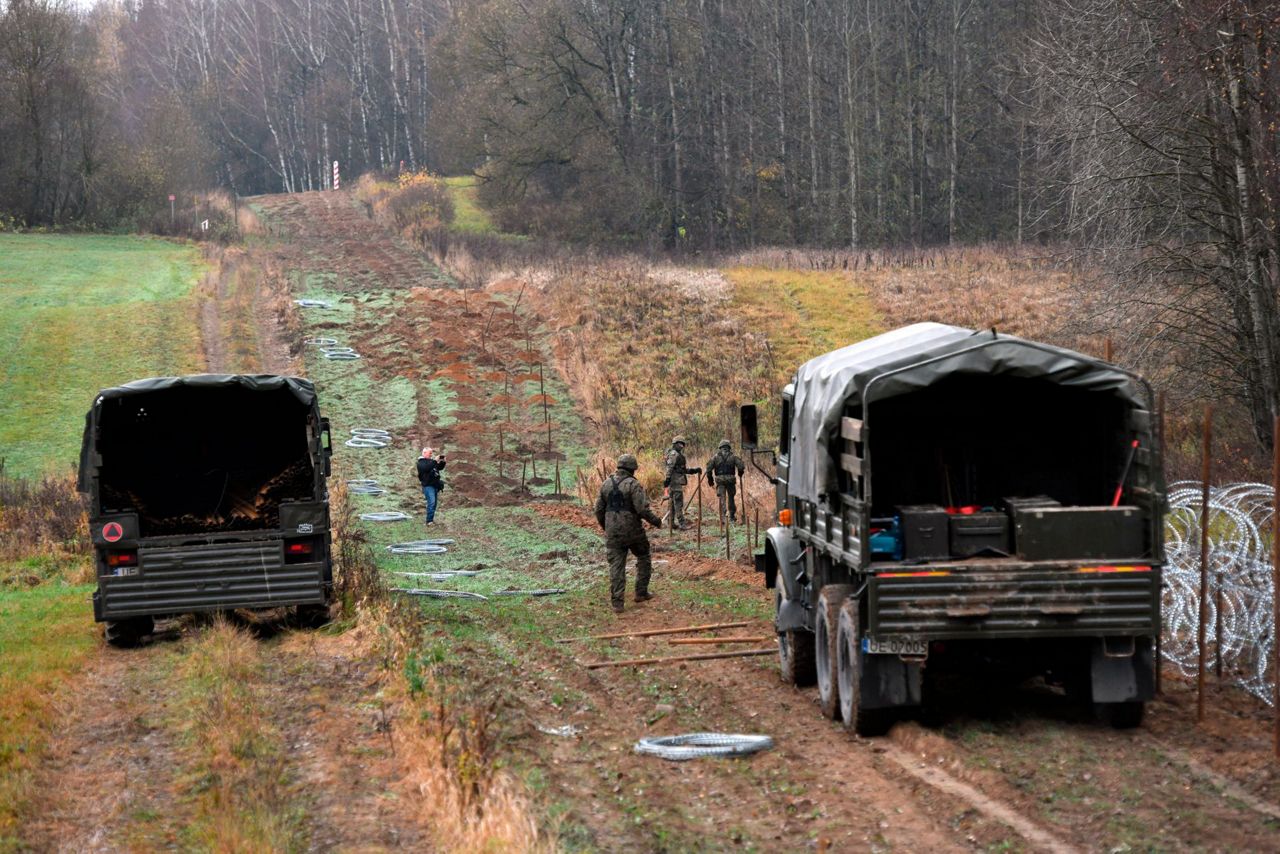 Poland building wall along border with Russia's Kaliningrad
