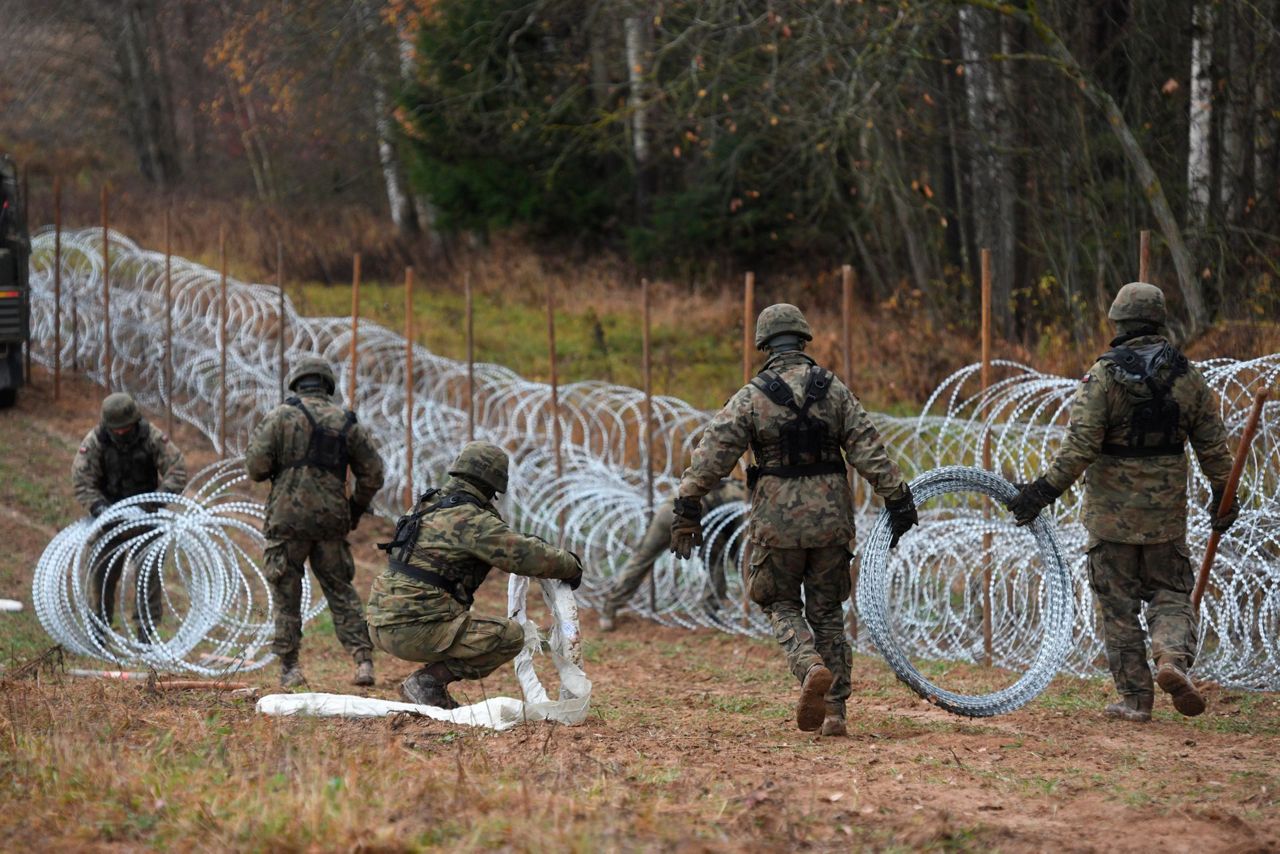 Poland building wall along border with Russia's Kaliningrad