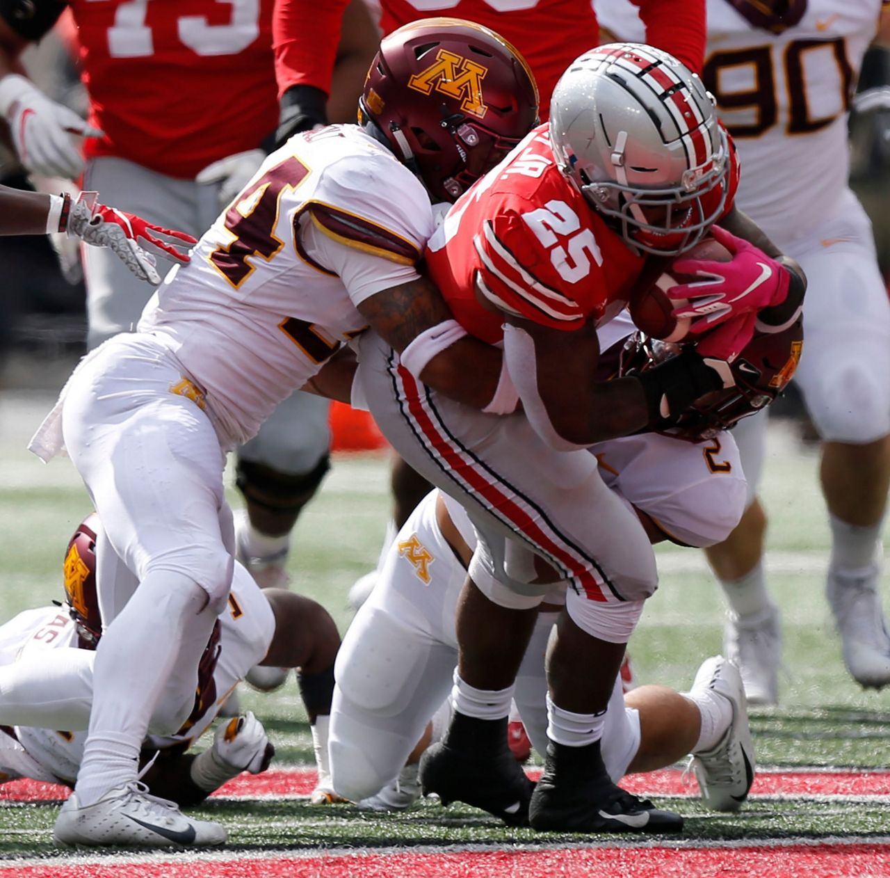 No. 3 Ohio State holds off persistent Minnesota 30-14