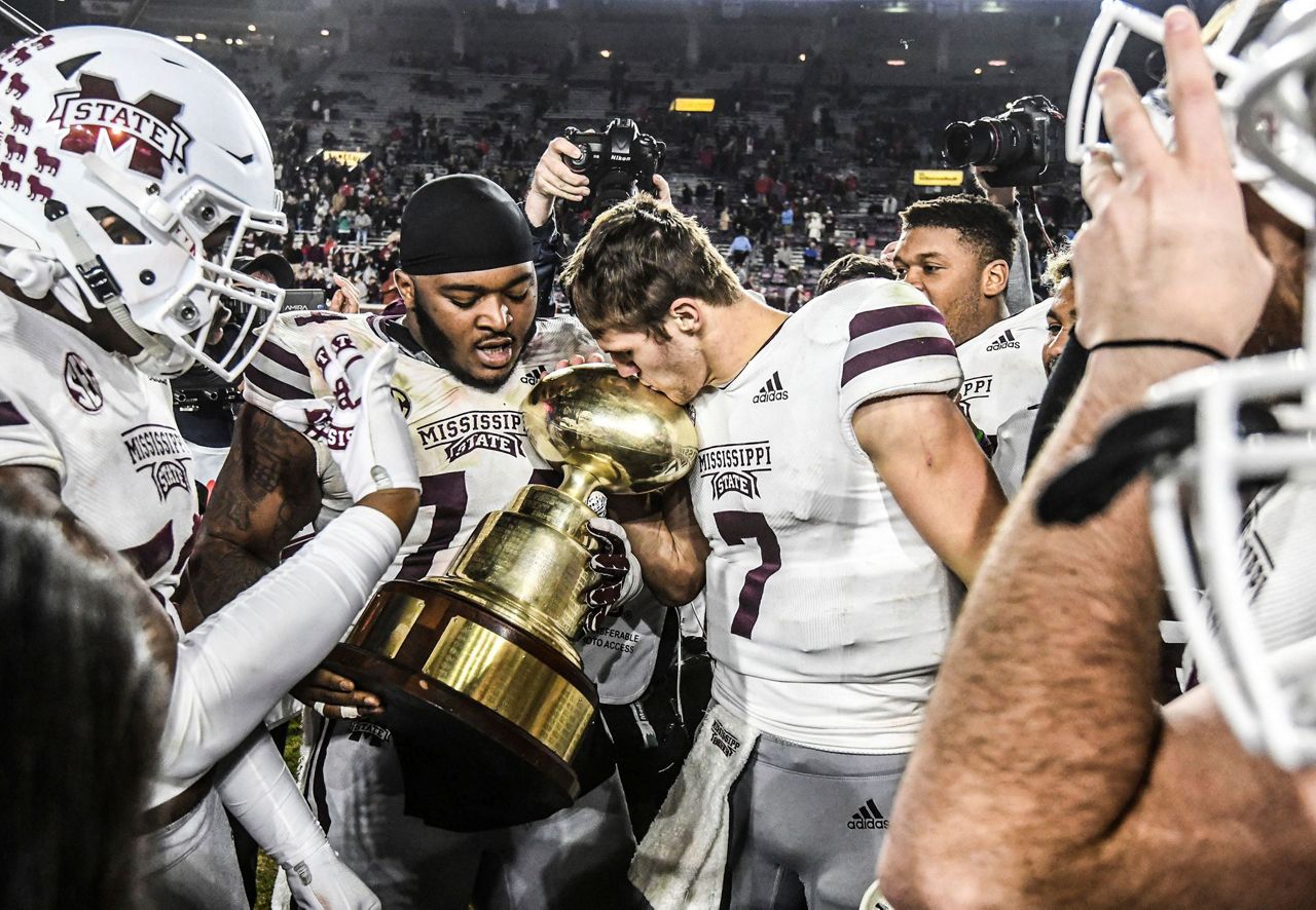 No. 22 Mississippi State beats Mississippi 35-3 in Egg Bowl
